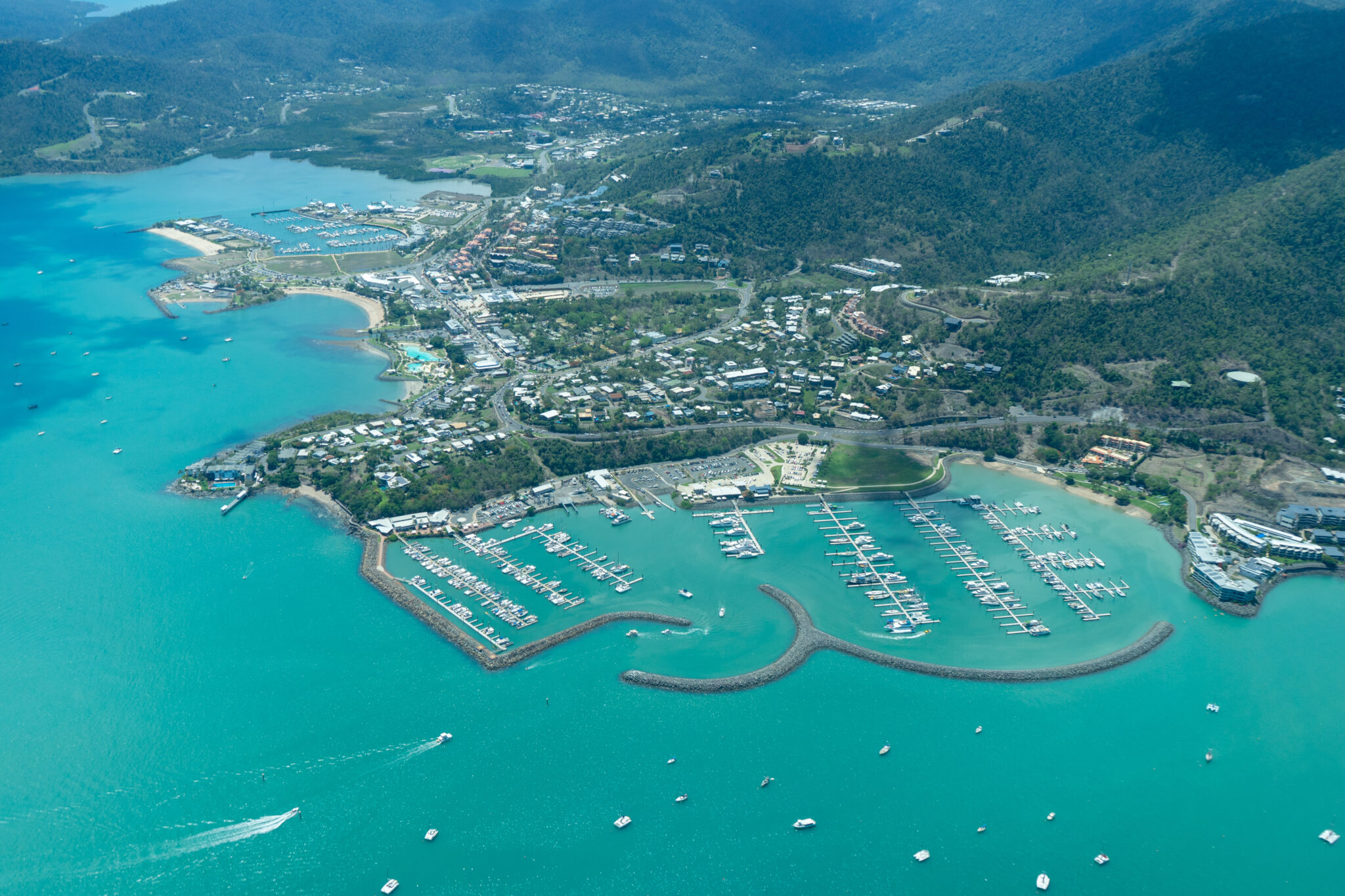 Airlie Beach Taxis - Parcel Delivery, Airport Transfers, & More